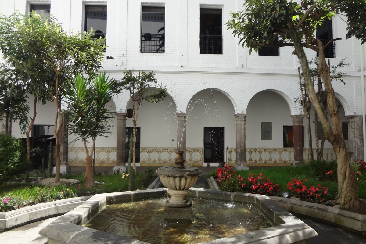 Alberto Mena Caamaño Museum in Quito, Ecuador - Museum Information ...
