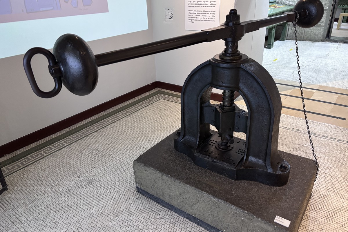 Museo Antiguo Banco Central Del Ecuador in Quito, Ecuador - Museum ...