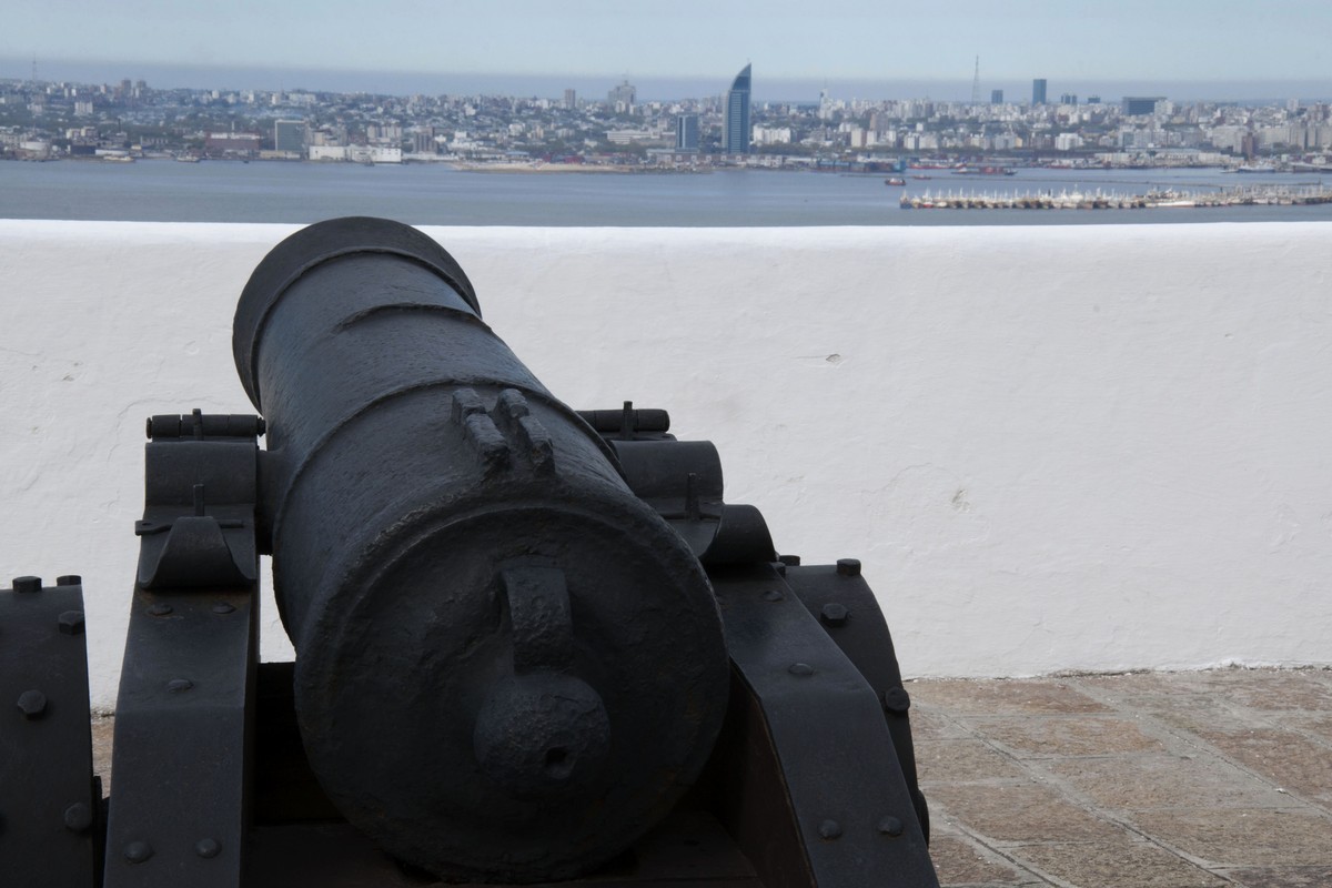 Fortaleza del Cerro in Montevideo, Uruguay - Museum Information - 33travels
