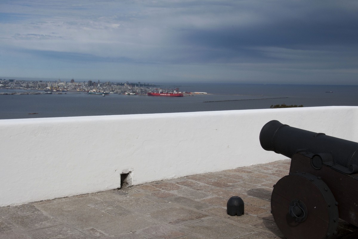 Fortaleza del Cerro in Montevideo, Uruguay - Museum Information - 33travels